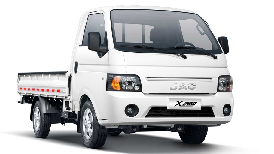 JAC México presenta su nueva línea de vehículos y eléctricos comerciales