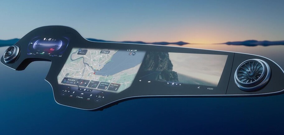 Mercedes-Benz nos vuelve loco con la MBUX Hyperscreen
