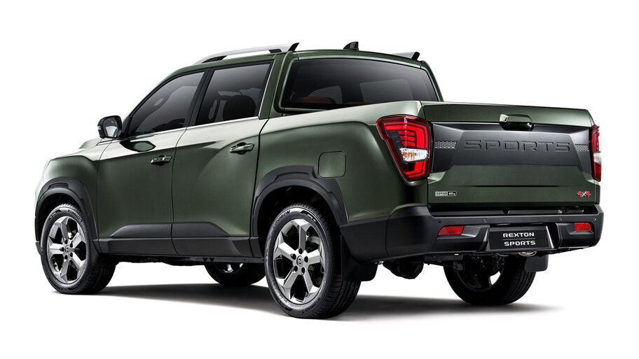 SsangYong ya comienza a mostrar el facelift de su camioneta Musso