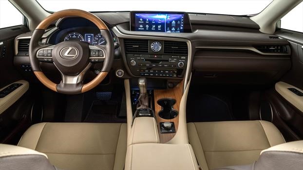 Lexus lanza en Chile la versión larga del SUV RX